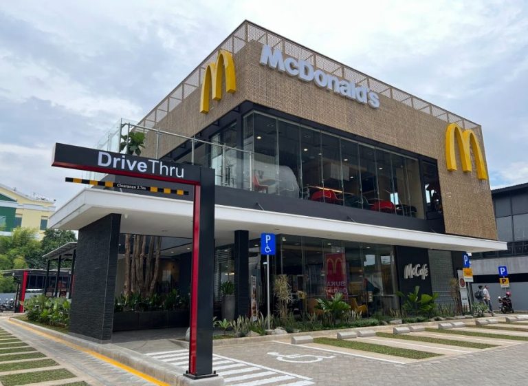 McDonald’s Indonesia Hadirkan Gerai McDonald’s Boulevard Barat Dengan ...