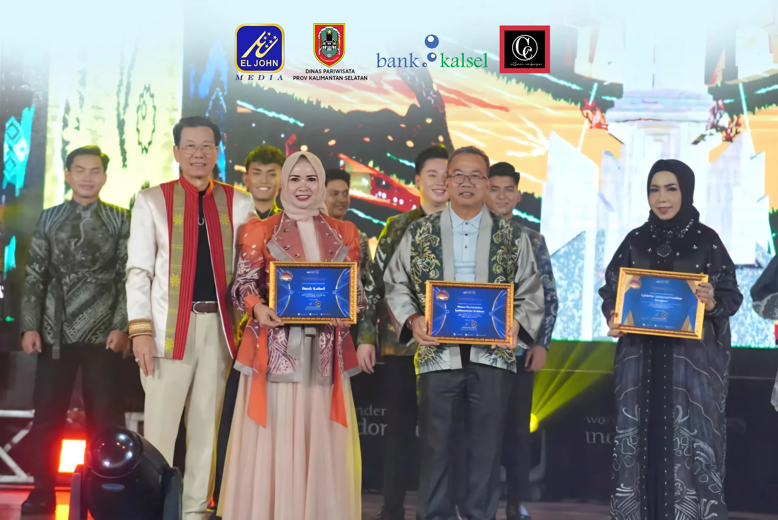 Angkat Warisan Budaya Kalsel, TOP10 P3N 2024 Gunakan Busana dari ...