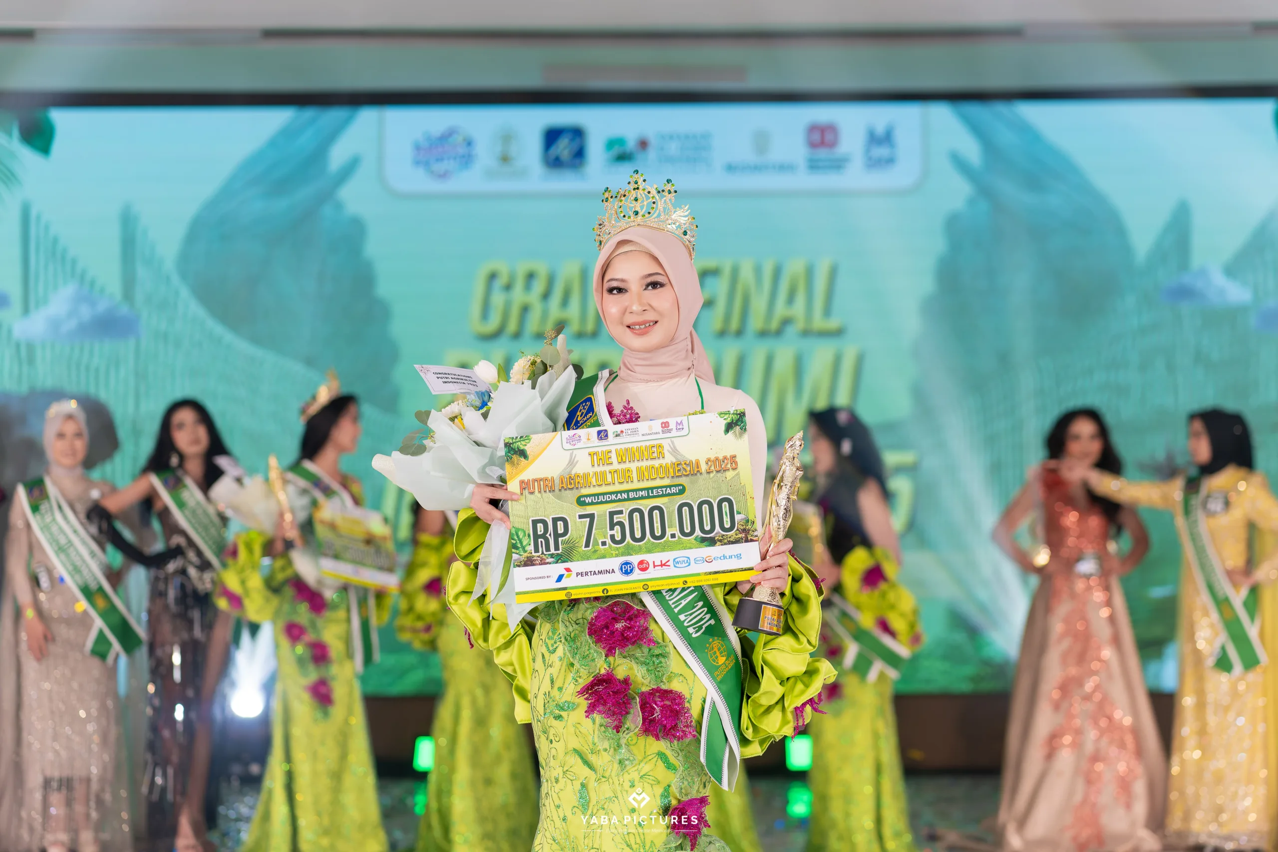 Dinobatkan Putri Agrikultur Indonesia 2025, Olivia Nur Ramadhani ...